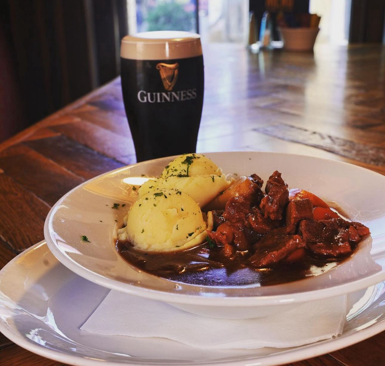Places to Eat Temple Bar Dublin | The Auld Dubliner Pub